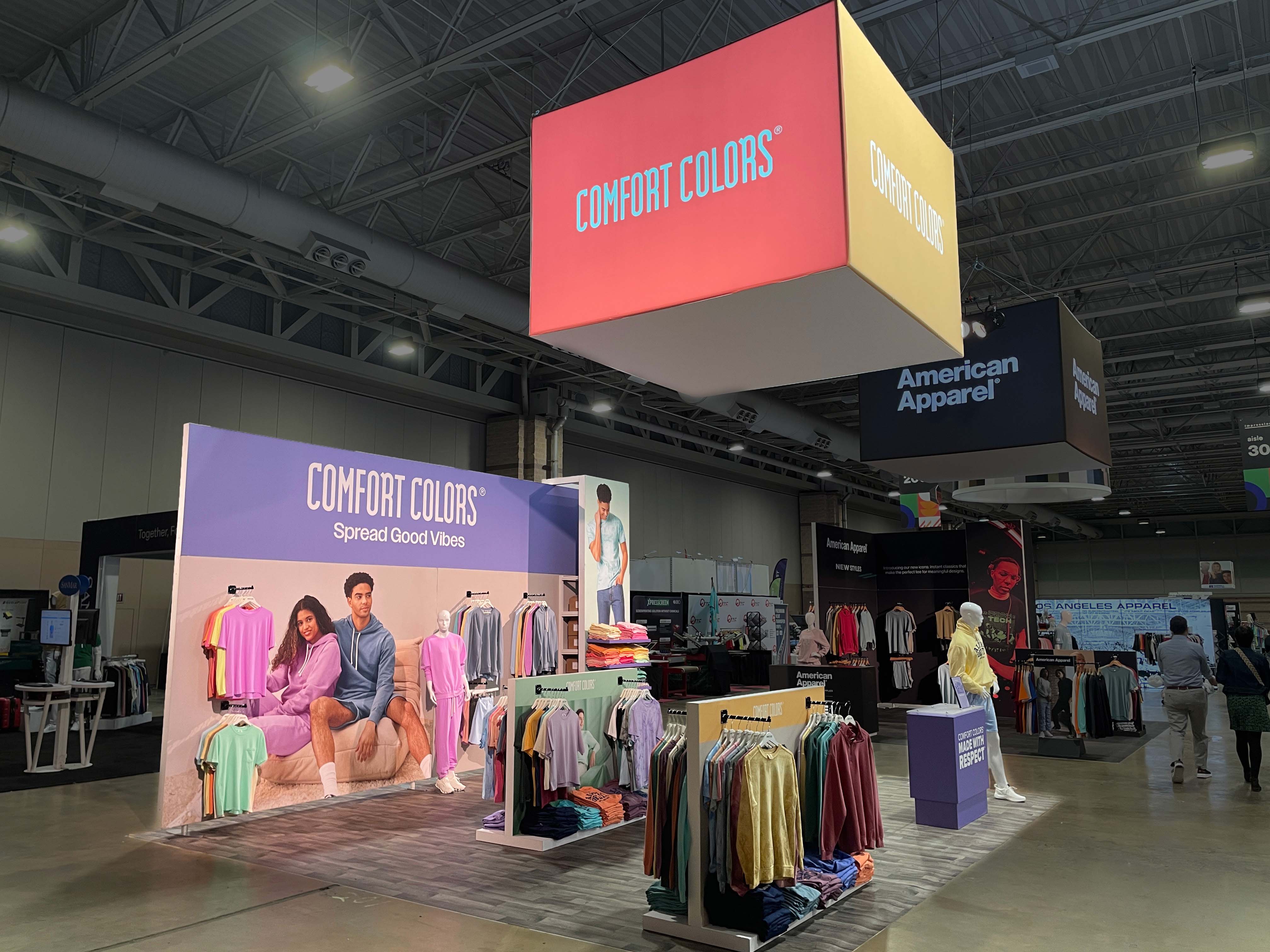 Gildan Trade Show Booth Design | Derse Case Study